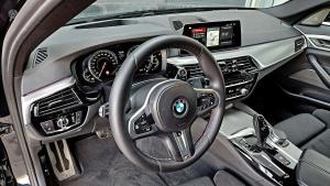Black BMW 530 2017 in Vilnius, with an engine capacity of 3.00 L and mileage of 144 thousand km for 27200 €, photo 19 on AUTOMOTO.COM.LV