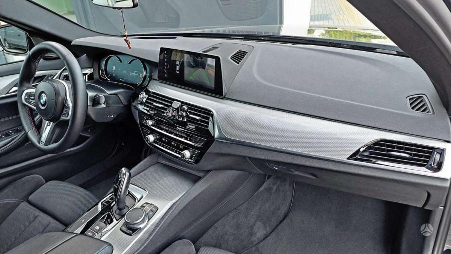 Black BMW 530 2017 in Vilnius, with an engine capacity of 3.00 L and mileage of 144 thousand km for 27200 €, photo 23 on AUTOMOTO.COM.LV