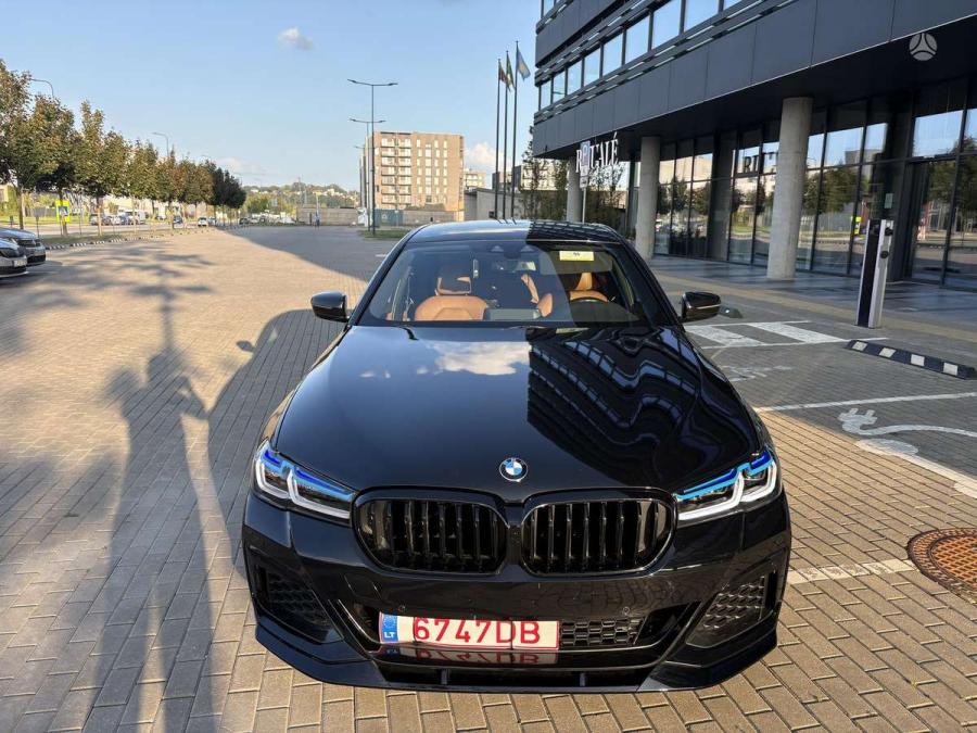 Black BMW 530 2017 in Kaunas, with an engine capacity of 2.99 L and mileage of 226 thousand km for 23600 €, photo 3 on AUTOMOTO.COM.LV