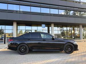 Black BMW 530 2017 in Kaunas, with an engine capacity of 2.99 L and mileage of 226 thousand km for 23600 €, photo 7 on AUTOMOTO.COM.LV