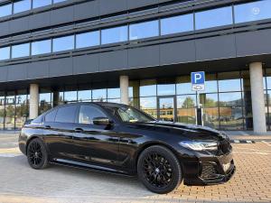 Black BMW 530 2017 in Kaunas, with an engine capacity of 2.99 L and mileage of 226 thousand km for 23600 €, photo 8 on AUTOMOTO.COM.LV