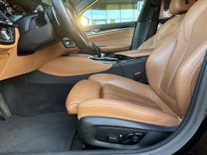 Black BMW 530 2017 in Kaunas, with an engine capacity of 2.99 L and mileage of 226 thousand km for 23600 €, photo 14 on AUTOMOTO.COM.LV