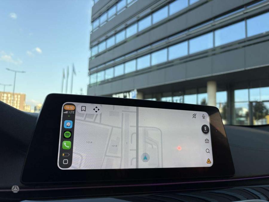 Black BMW 530 2017 in Kaunas, with an engine capacity of 2.99 L and mileage of 226 thousand km for 23600 €, photo 19 on AUTOMOTO.COM.LV