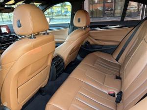 Black BMW 530 2017 in Kaunas, with an engine capacity of 2.99 L and mileage of 226 thousand km for 23600 €, photo 21 on AUTOMOTO.COM.LV