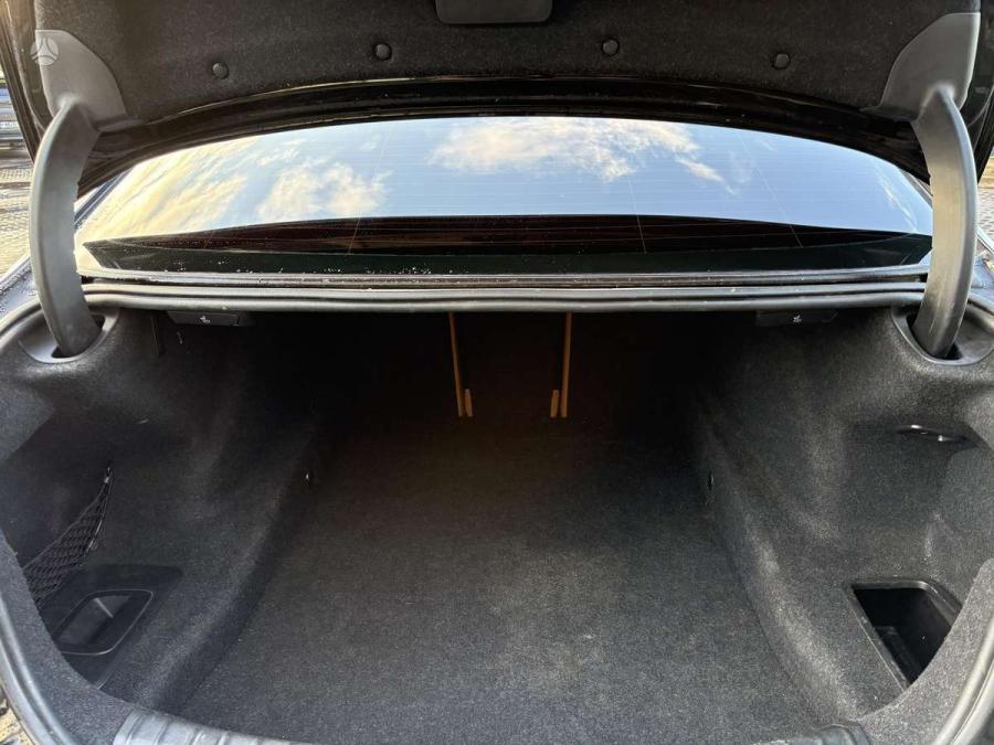Black BMW 530 2017 in Kaunas, with an engine capacity of 2.99 L and mileage of 226 thousand km for 23600 €, photo 23 on AUTOMOTO.COM.LV