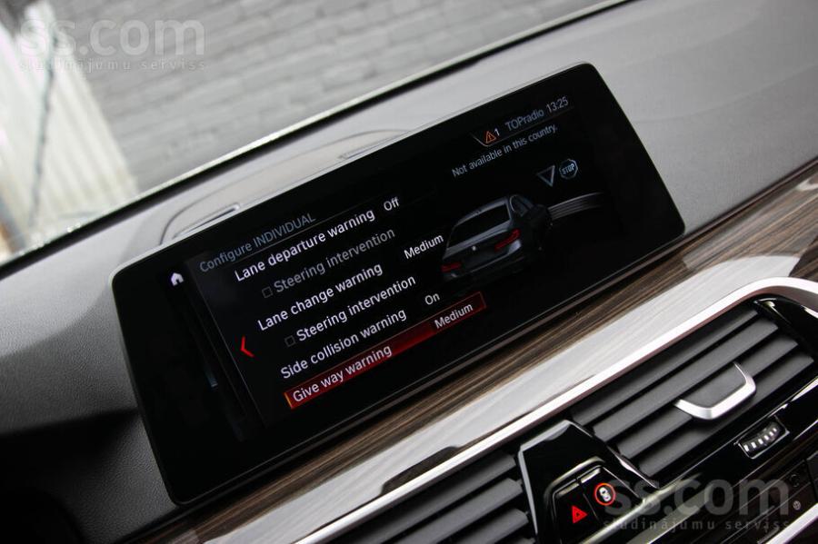 Melns BMW 530 2017 Tukums, ar dzinēja tilpumu 3.00 L un nobraukumu 184 tūkst. km par 25490 €, foto 28 vietnē AUTOMOTO.COM.LV