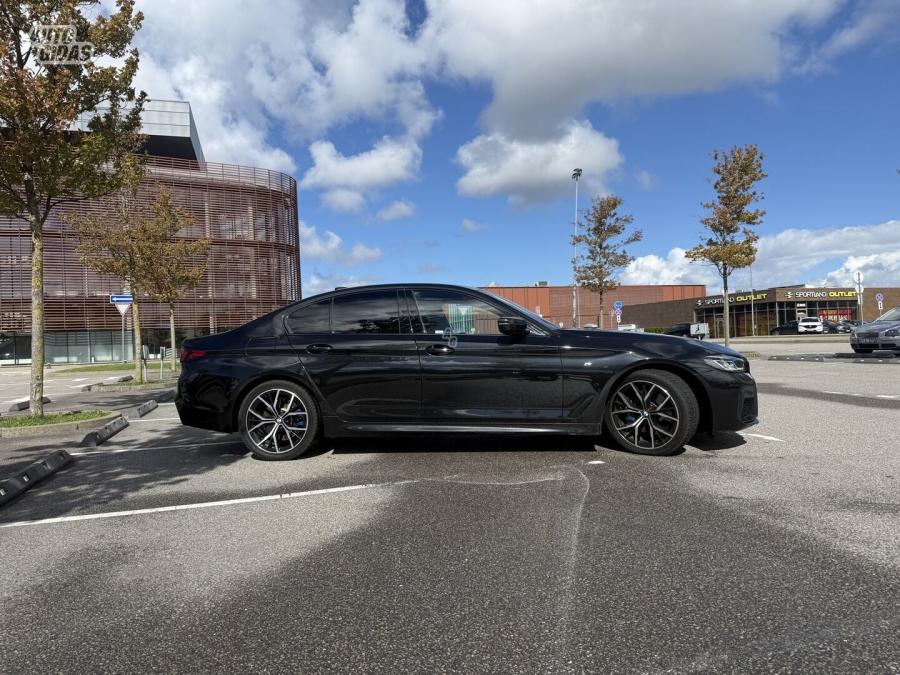 Black BMW 530 2017 in Klaipeda, with an engine capacity of 3.00 L and mileage of 152 thousand km for 24000 €, photo 4 on AUTOMOTO.COM.LV
