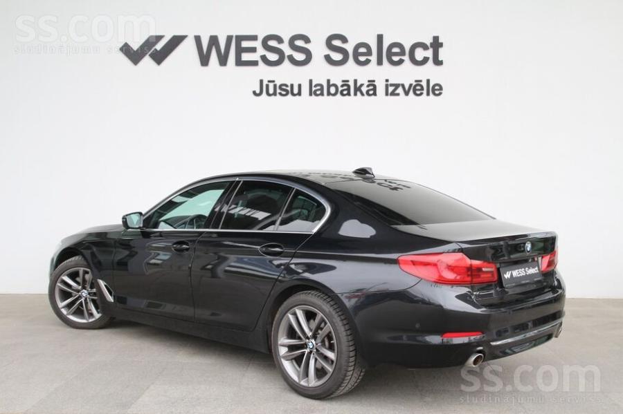 Black BMW 530 2018 in Riga, with an engine capacity of 3.00 L and mileage of 203 thousand km for 23400 €, photo 3 on AUTOMOTO.COM.LV