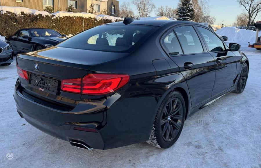 Melns BMW 530 2018 Panevēža, ar dzinēja tilpumu 2.99 L un nobraukumu 296 tūkst. km par 19300 €, foto 4 vietnē AUTOMOTO.COM.LV