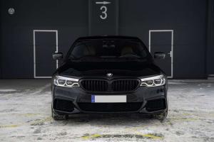 Black BMW 530 2018 in Vilnius, with an engine capacity of 2.00 L and mileage of 115 thousand km for 21900 €, photo 2 on AUTOMOTO.COM.LV