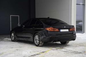 Black BMW 530 2018 in Vilnius, with an engine capacity of 2.00 L and mileage of 115 thousand km for 21900 €, photo 5 on AUTOMOTO.COM.LV