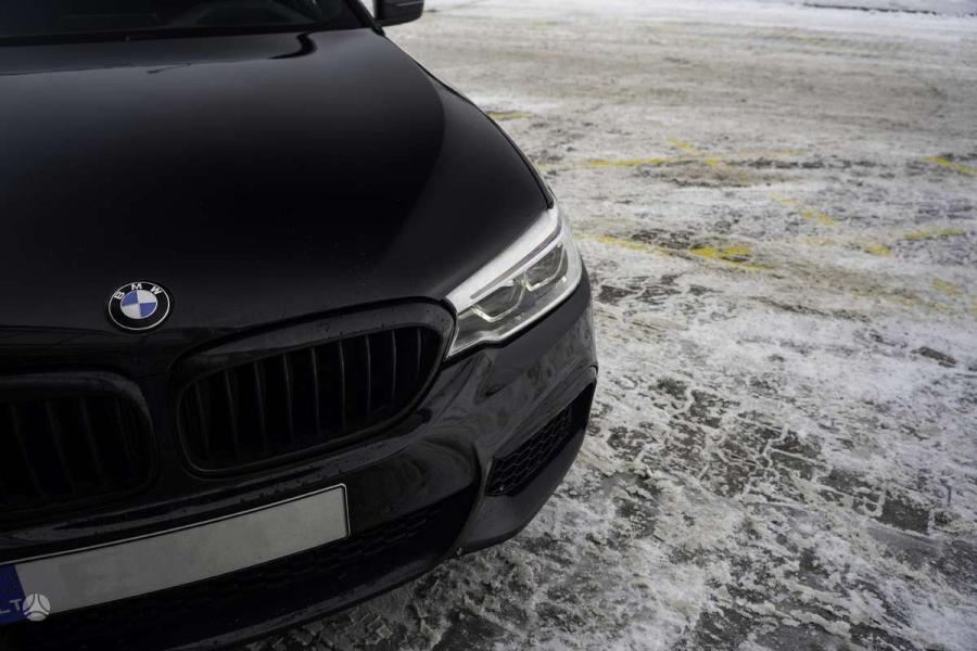 Black BMW 530 2018 in Vilnius, with an engine capacity of 2.00 L and mileage of 115 thousand km for 21900 €, photo 10 on AUTOMOTO.COM.LV