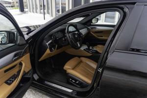 Black BMW 530 2018 in Vilnius, with an engine capacity of 2.00 L and mileage of 115 thousand km for 21900 €, photo 20 on AUTOMOTO.COM.LV