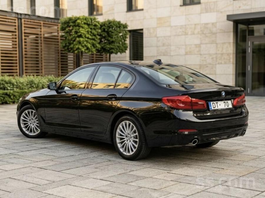 Black BMW 530 2018 in Riga, with an engine capacity of 3.00 L and mileage of 165 thousand km for 21490 €, photo 9 on AUTOMOTO.COM.LV