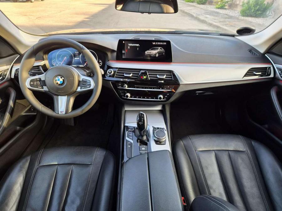 Black BMW 530 2018 in Mazeikiai, with an engine capacity of 2.00 L and mileage of 212 thousand km for 15800 €, photo 10 on AUTOMOTO.COM.LV