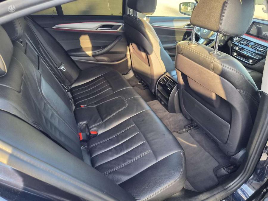 Black BMW 530 2018 in Mazeikiai, with an engine capacity of 2.00 L and mileage of 212 thousand km for 15800 €, photo 12 on AUTOMOTO.COM.LV