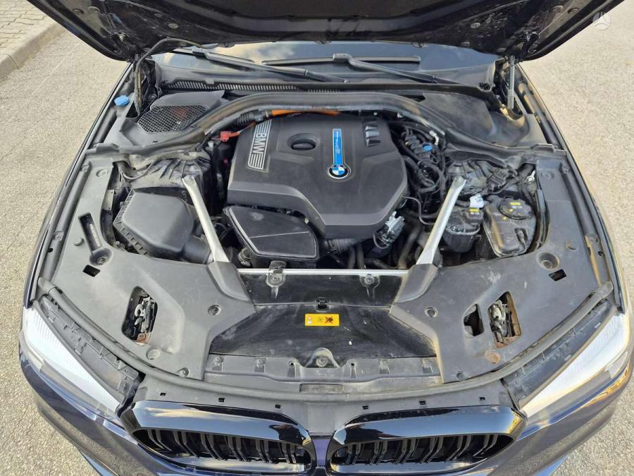 Black BMW 530 2018 in Mazeikiai, with an engine capacity of 2.00 L and mileage of 212 thousand km for 15800 €, photo 17 on AUTOMOTO.COM.LV