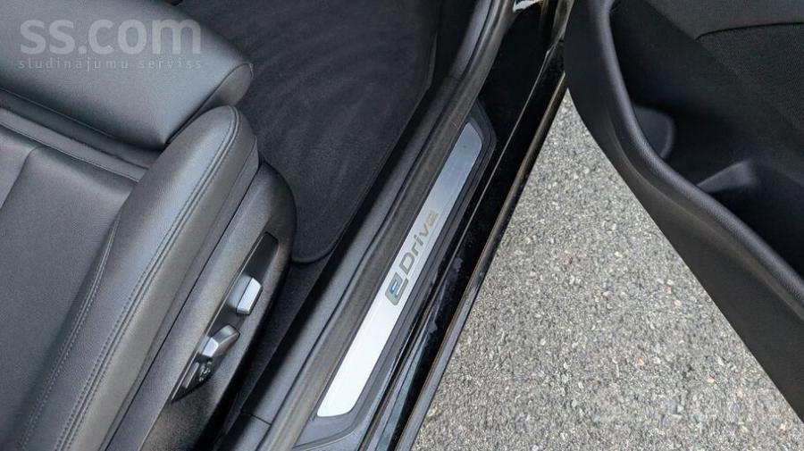 Black BMW 530 2018 in Ogre, with an engine capacity of 2.00 L and mileage of 83 thousand km for 24500 €, photo 18 on AUTOMOTO.COM.LV