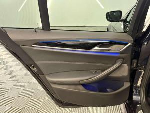 Melns BMW 530 2018 Marijampole, ar dzinēja tilpumu 2.99 L un nobraukumu 182 tūkst. km par 24500 €, foto 14 vietnē AUTOMOTO.COM.LV