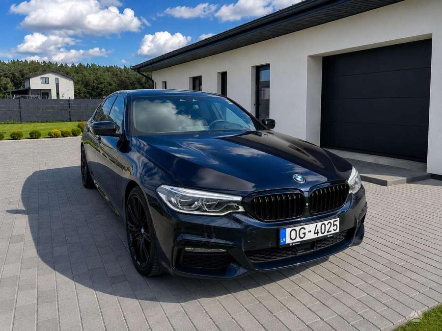 Black BMW 530 2018 in Riga, with an engine capacity of 2.00 L and mileage of 223 thousand km for 27900 €, photo 1 on AUTOMOTO.COM.LV