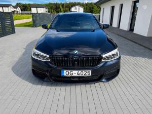 Black BMW 530 2018 in Riga, with an engine capacity of 2.00 L and mileage of 223 thousand km for 27900 €, photo 3 on AUTOMOTO.COM.LV