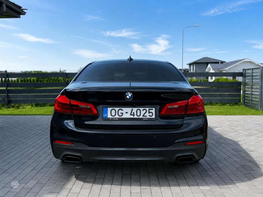 Black BMW 530 2018 in Riga, with an engine capacity of 2.00 L and mileage of 223 thousand km for 27900 €, photo 5 on AUTOMOTO.COM.LV