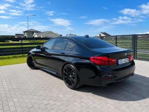 Black BMW 530 2018 in Riga, with an engine capacity of 2.00 L and mileage of 223 thousand km for 27900 €, photo 7 on AUTOMOTO.COM.LV