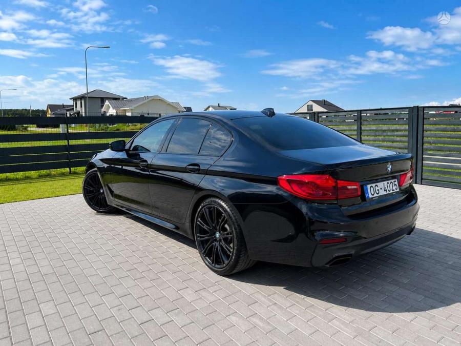 Black BMW 530 2018 in Riga, with an engine capacity of 2.00 L and mileage of 223 thousand km for 27900 €, photo 7 on AUTOMOTO.COM.LV