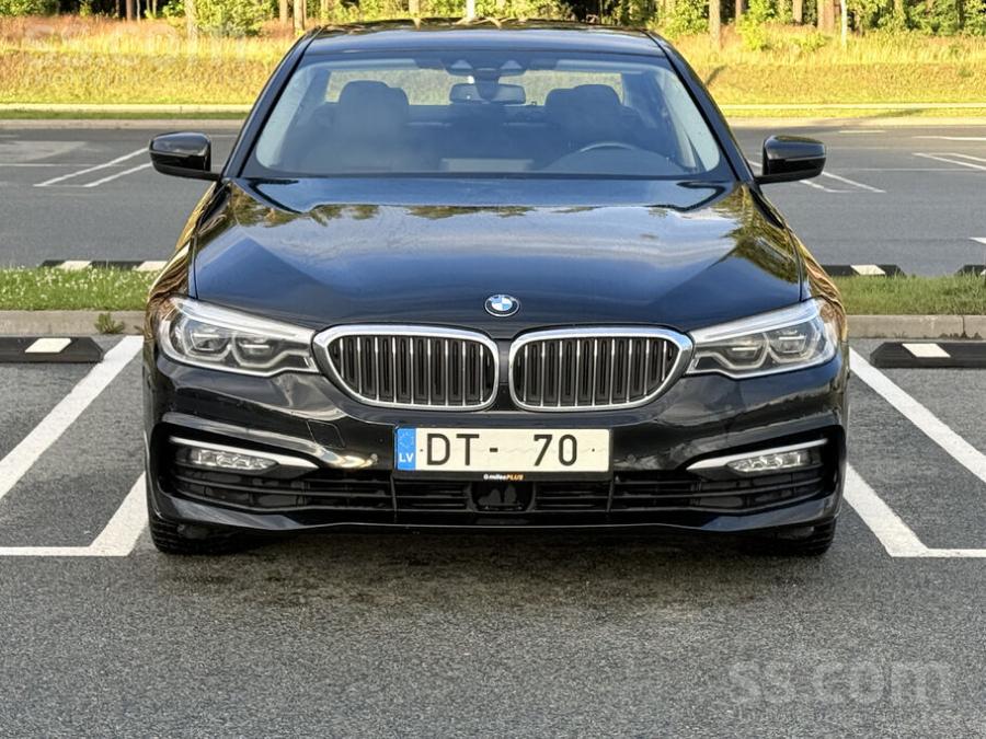 Black BMW 530 2018 in Riga, with an engine capacity of 3.00 L and mileage of 165 thousand km for 19990 €, photo 3 on AUTOMOTO.COM.LV
