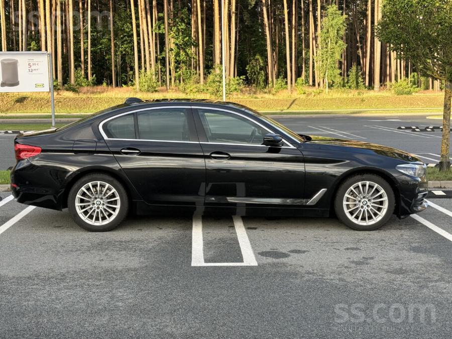 Black BMW 530 2018 in Riga, with an engine capacity of 3.00 L and mileage of 165 thousand km for 19990 €, photo 5 on AUTOMOTO.COM.LV