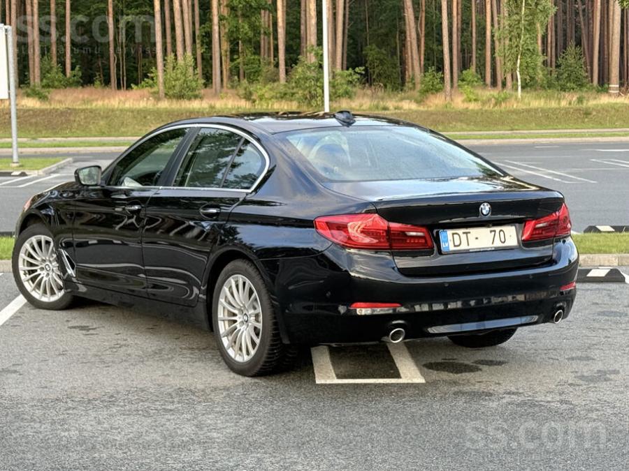 Black BMW 530 2018 in Riga, with an engine capacity of 3.00 L and mileage of 165 thousand km for 19990 €, photo 8 on AUTOMOTO.COM.LV