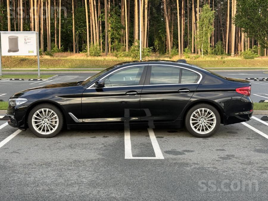 Black BMW 530 2018 in Riga, with an engine capacity of 3.00 L and mileage of 165 thousand km for 19990 €, photo 9 on AUTOMOTO.COM.LV