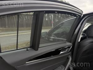 Black BMW 530 2018 in Riga, with an engine capacity of 3.00 L and mileage of 165 thousand km for 19990 €, photo 16 on AUTOMOTO.COM.LV