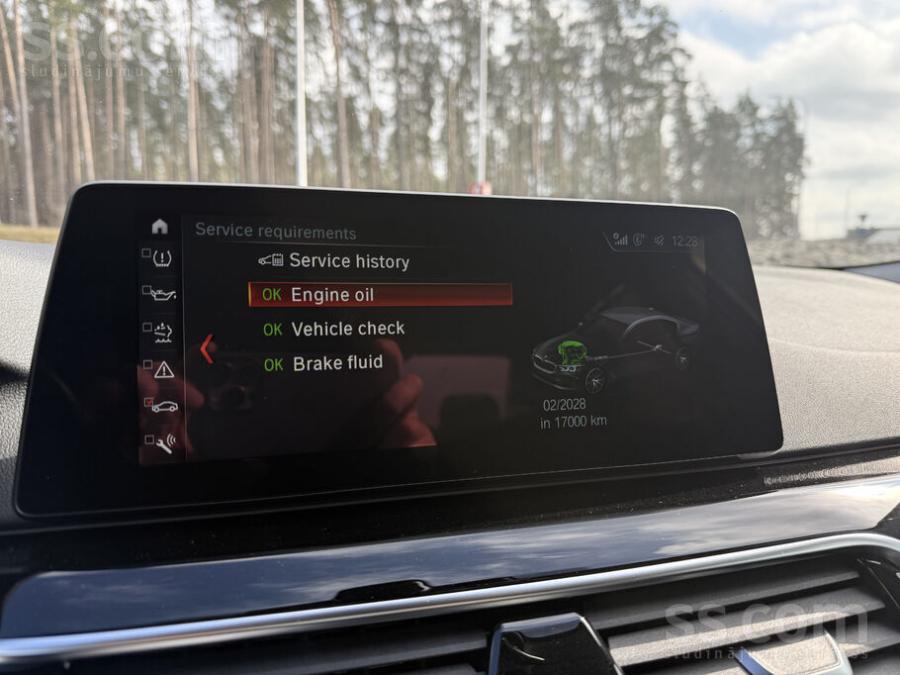 Black BMW 530 2018 in Riga, with an engine capacity of 3.00 L and mileage of 165 thousand km for 19990 €, photo 24 on AUTOMOTO.COM.LV