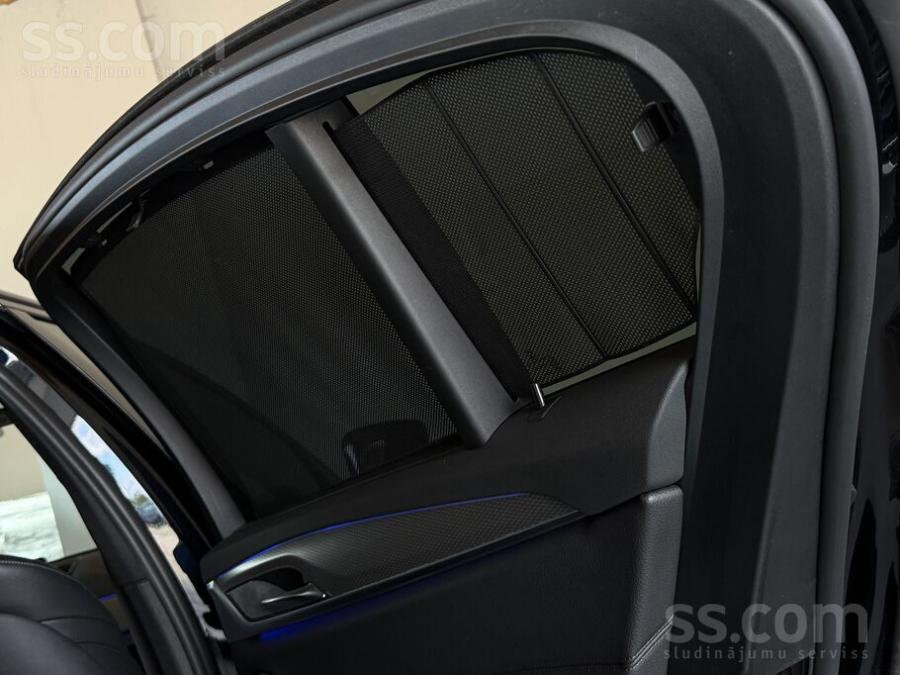 Black BMW 530 2018 in Tukums, with an engine capacity of 2.00 L and mileage of 200 thousand km for 22499 €, photo 12 on AUTOMOTO.COM.LV