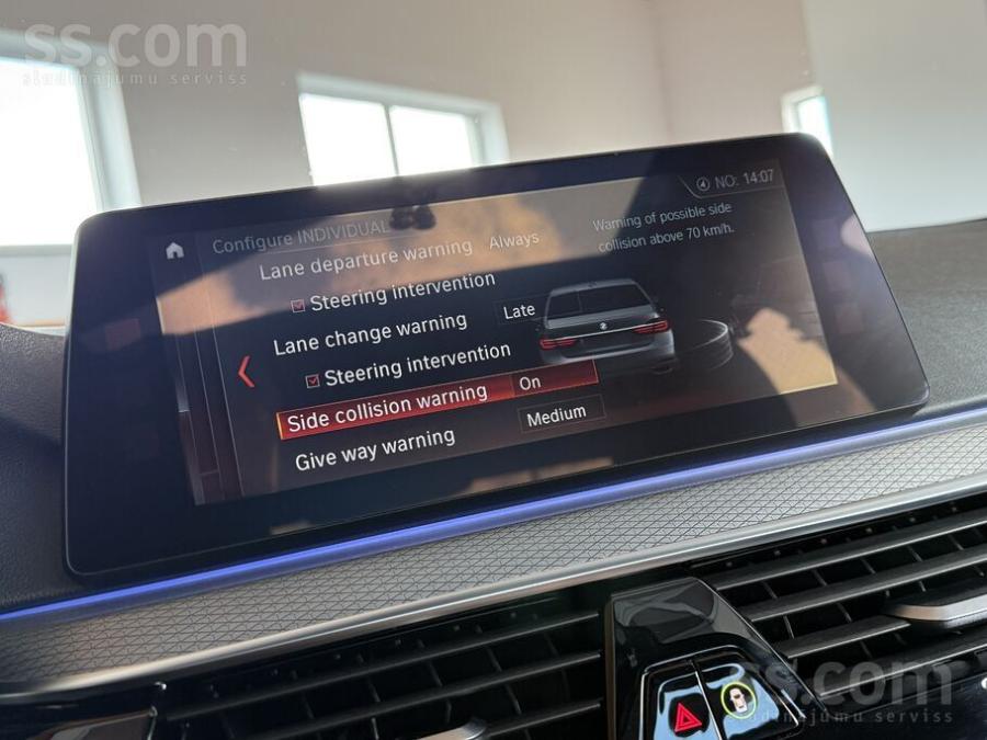 Black BMW 530 2018 in Tukums, with an engine capacity of 2.00 L and mileage of 200 thousand km for 22499 €, photo 25 on AUTOMOTO.COM.LV