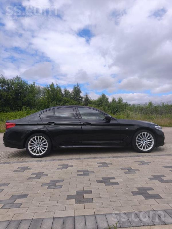 Black BMW 530 2018 in Riga, with an engine capacity of 2.00 L and mileage of 204 thousand km for 19400 €, photo 6 on AUTOMOTO.COM.LV