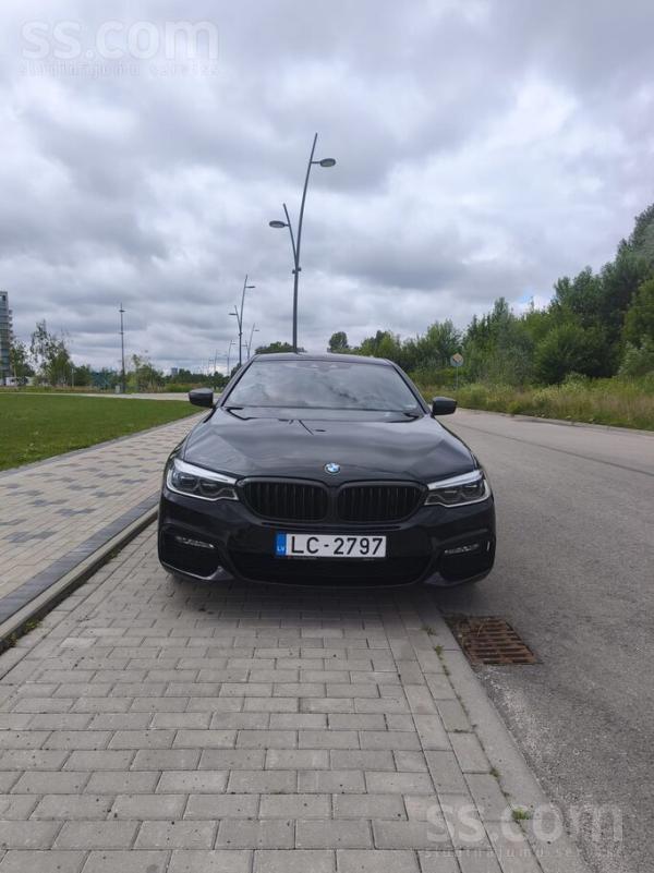 Black BMW 530 2018 in Riga, with an engine capacity of 2.00 L and mileage of 204 thousand km for 19400 €, photo 7 on AUTOMOTO.COM.LV