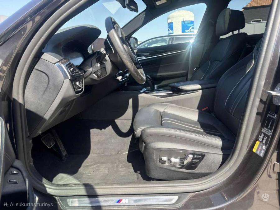 Black BMW 530 2018 in Vilnius, with an engine capacity of 2.00 L and mileage of 63 thousand km for 14500 €, photo 5 on AUTOMOTO.COM.LV