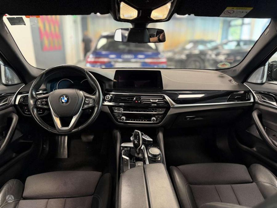 Melns BMW 530 2018 Klaipėda, ar dzinēja tilpumu 2.99 L un nobraukumu 259 tūkst. km par 21900 €, foto 3 vietnē AUTOMOTO.COM.LV