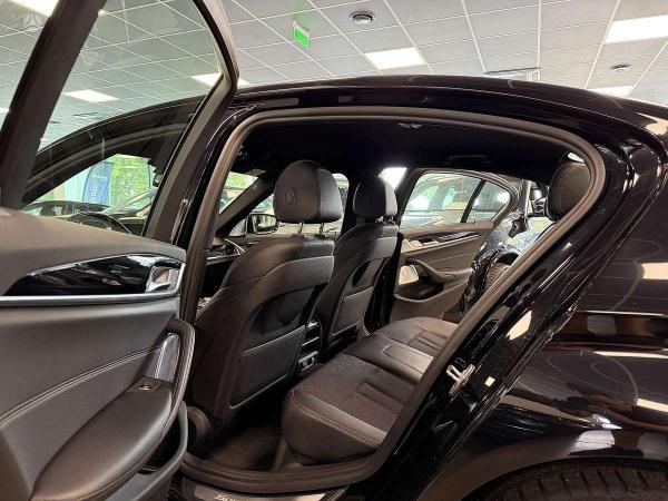 Melns BMW 530 2018 Klaipėda, ar dzinēja tilpumu 2.99 L un nobraukumu 259 tūkst. km par 21900 €, foto 4 vietnē AUTOMOTO.COM.LV