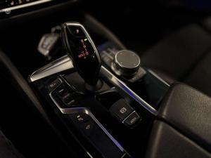 Melns BMW 530 2018 Klaipėda, ar dzinēja tilpumu 2.99 L un nobraukumu 259 tūkst. km par 21900 €, foto 28 vietnē AUTOMOTO.COM.LV