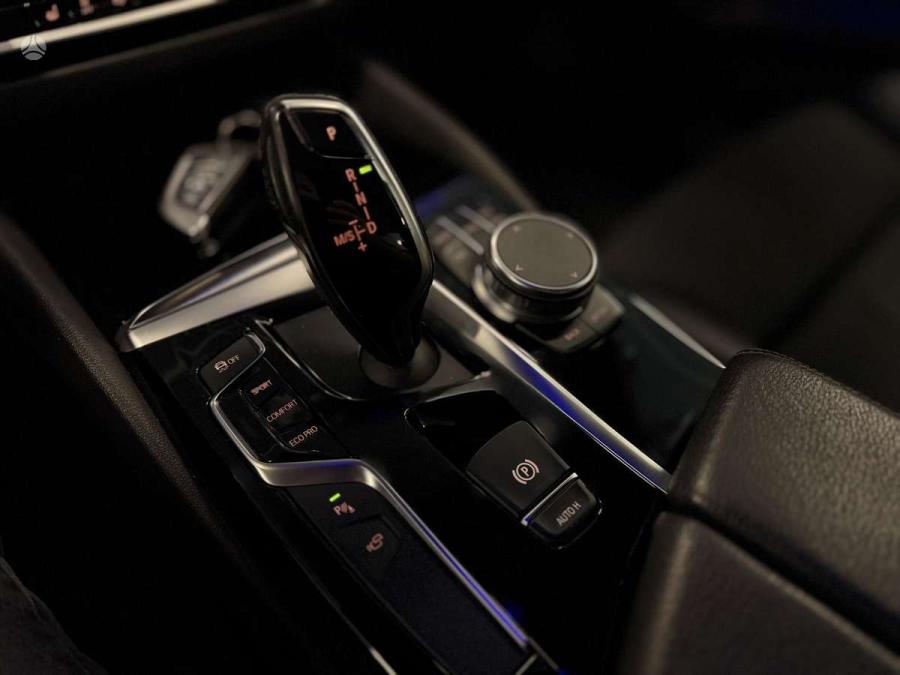 Melns BMW 530 2018 Klaipėda, ar dzinēja tilpumu 2.99 L un nobraukumu 259 tūkst. km par 21900 €, foto 28 vietnē AUTOMOTO.COM.LV