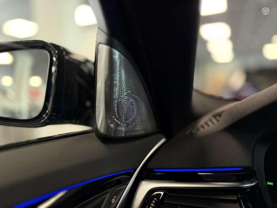 Melns BMW 530 2018 Klaipėda, ar dzinēja tilpumu 2.99 L un nobraukumu 259 tūkst. km par 21900 €, foto 33 vietnē AUTOMOTO.COM.LV