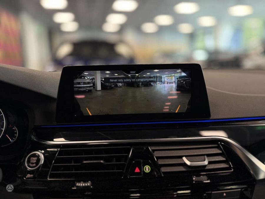 Melns BMW 530 2018 Klaipėda, ar dzinēja tilpumu 2.99 L un nobraukumu 259 tūkst. km par 21900 €, foto 38 vietnē AUTOMOTO.COM.LV