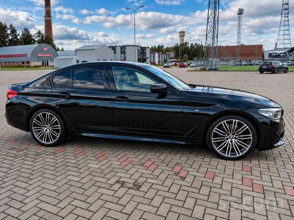 Melns BMW 530 2018 Valmiera, ar dzinēja tilpumu 3.00 L un nobraukumu 305 tūkst. km par 23500 €, foto 4 vietnē AUTOMOTO.COM.LV