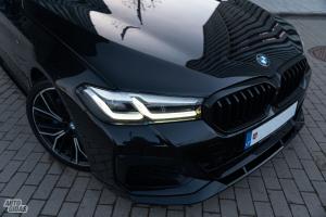 Black BMW 530 2019 in Vilnius, with an engine capacity of 3.00 L and mileage of 195 thousand km for 25990 €, photo 2 on AUTOMOTO.COM.LV