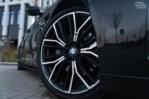 Black BMW 530 2019 in Vilnius, with an engine capacity of 3.00 L and mileage of 195 thousand km for 25990 €, photo 11 on AUTOMOTO.COM.LV