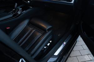 Black BMW 530 2019 in Vilnius, with an engine capacity of 3.00 L and mileage of 195 thousand km for 25990 €, photo 21 on AUTOMOTO.COM.LV