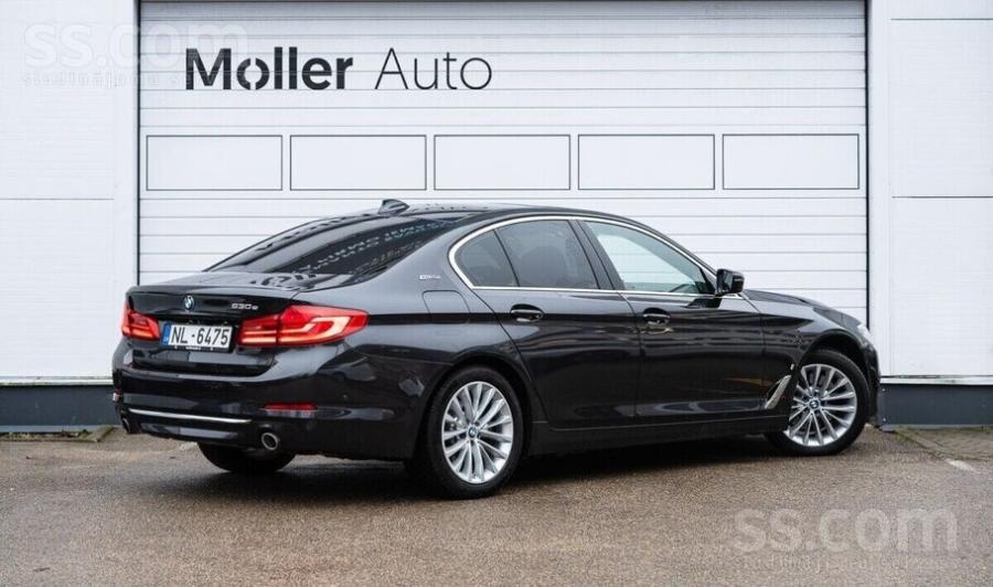 Black BMW 530 2019 in Riga, with an engine capacity of 2.00 L and mileage of 104 thousand km for 24750 €, photo 3 on AUTOMOTO.COM.LV